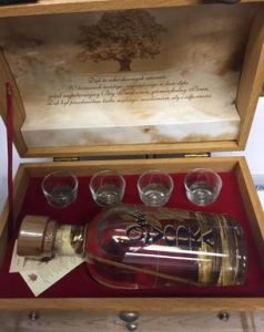 Debova Polska Vodka Mit Glaser 700ml with Glasses | The Drinks Company